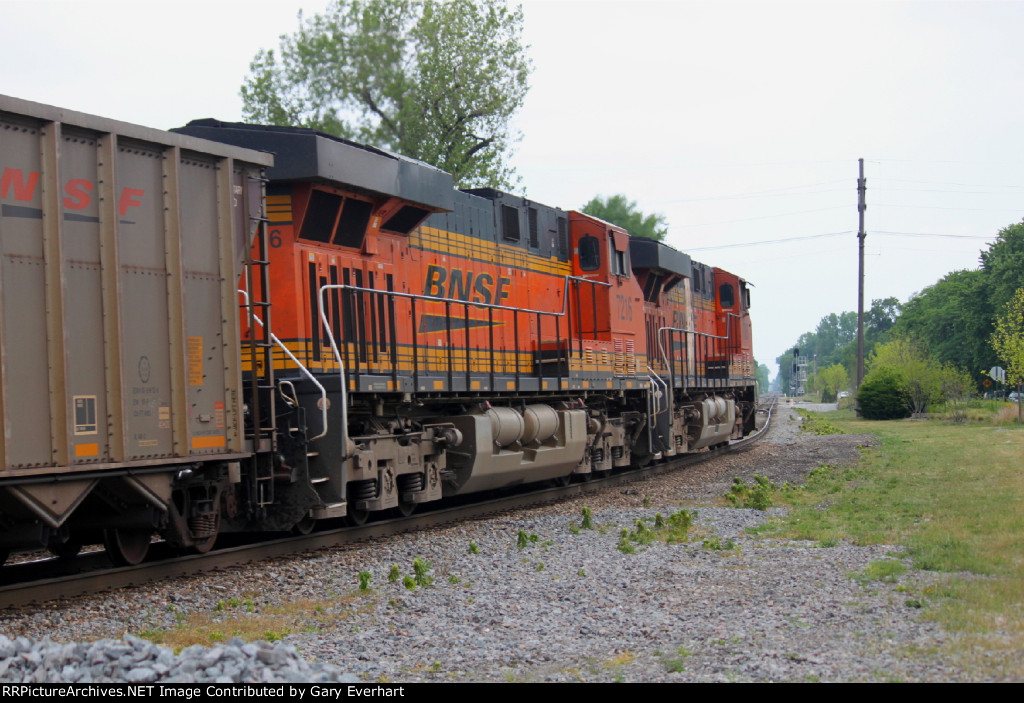 BNSF 7305 & BNSF 7216- Burlington Northern Santa Fe